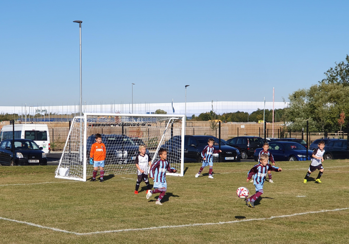 U9 Whirlwinds Lift The Westoning Shield! – Woburn & Wavendon Football Club